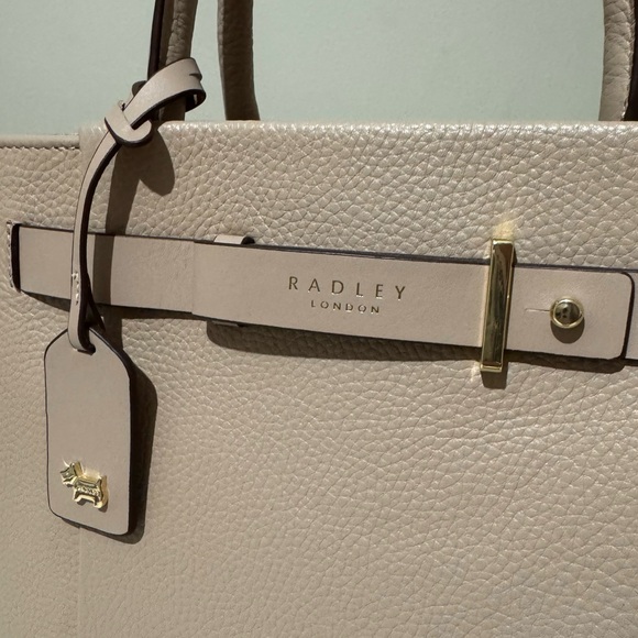 RADLEY LONDON | Bags | Radley London Islington Way Medium Leather ...